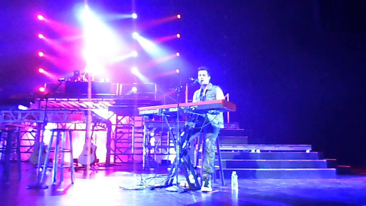 How to Improve Your Stage Presence - Promolta Blog