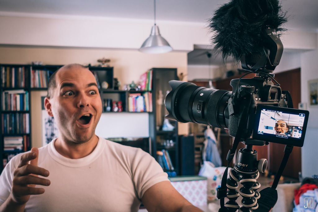 How To Start Daily Vlogging - Promolta Blog
